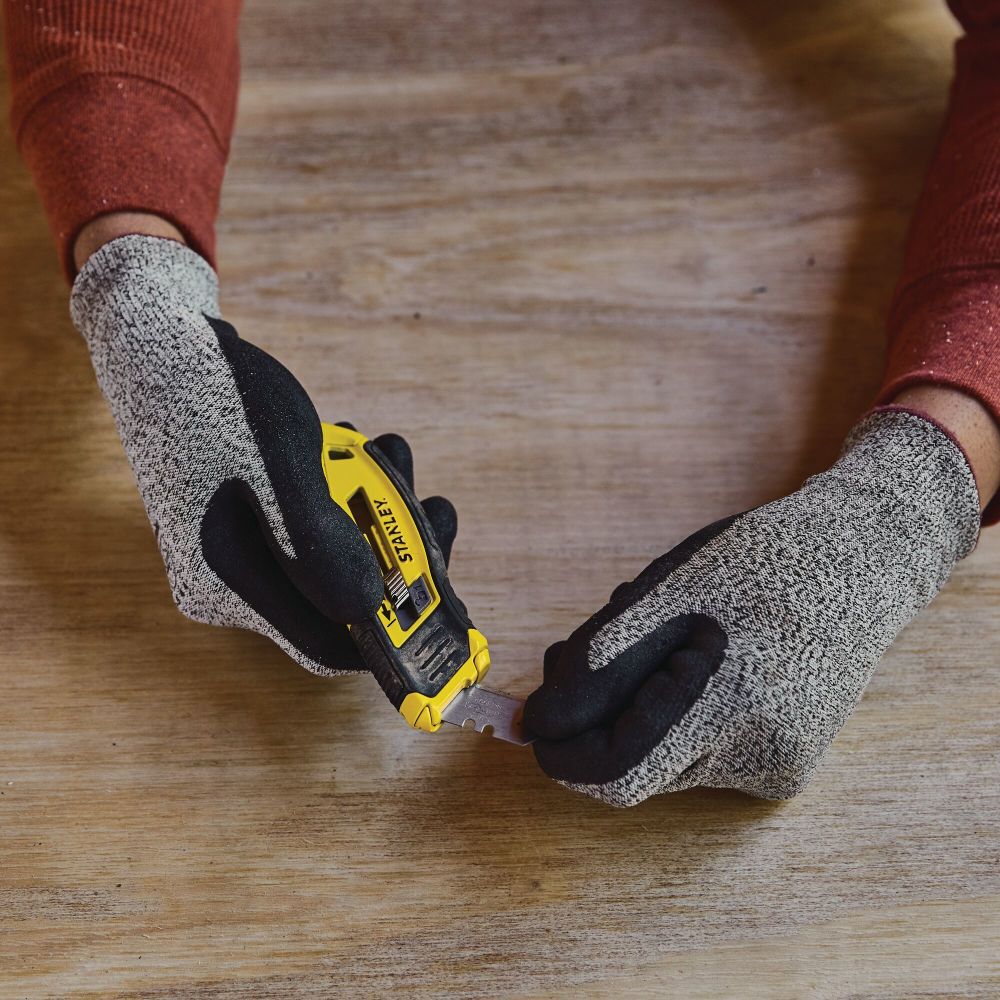 Control Grip Retractable Utility Knife STHT10432 – tools.com ...